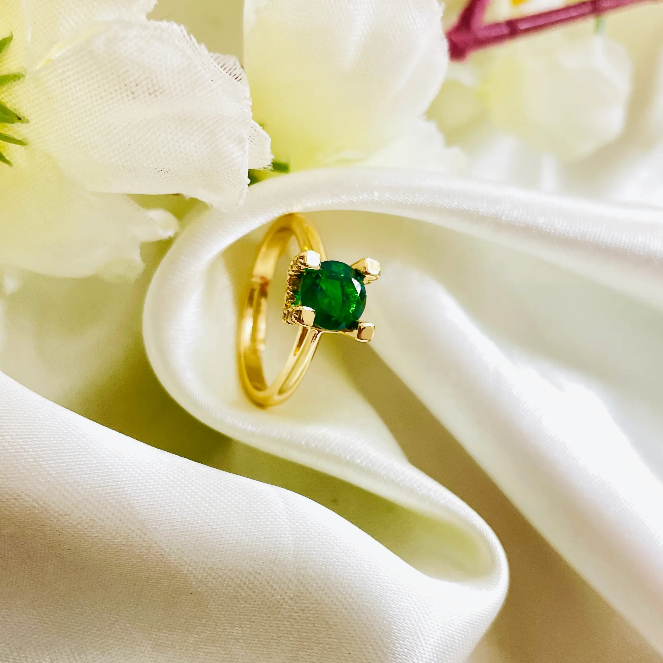 Emerald Green Solitaire Ring