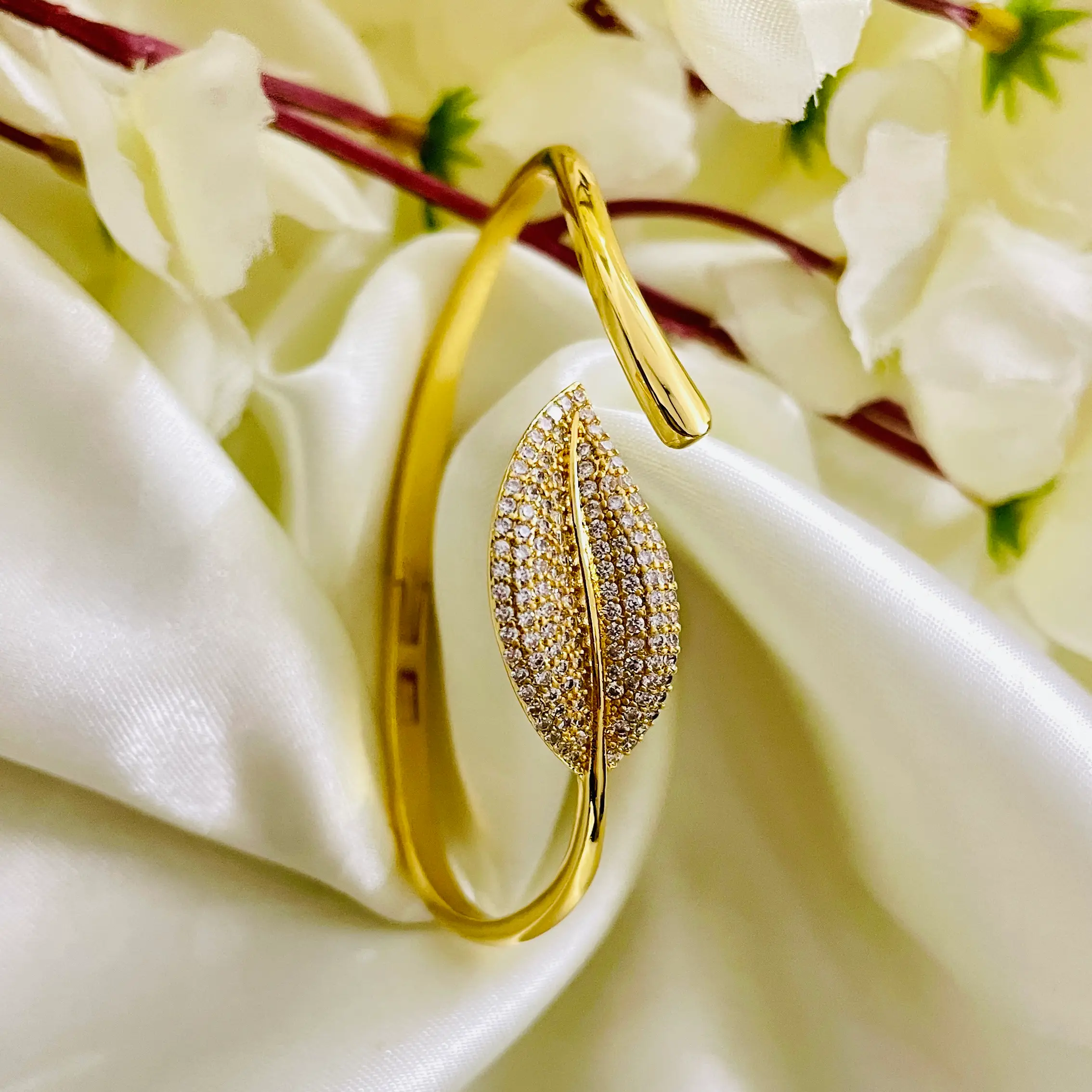 Luxe Golden Leaf Hand Cuffs