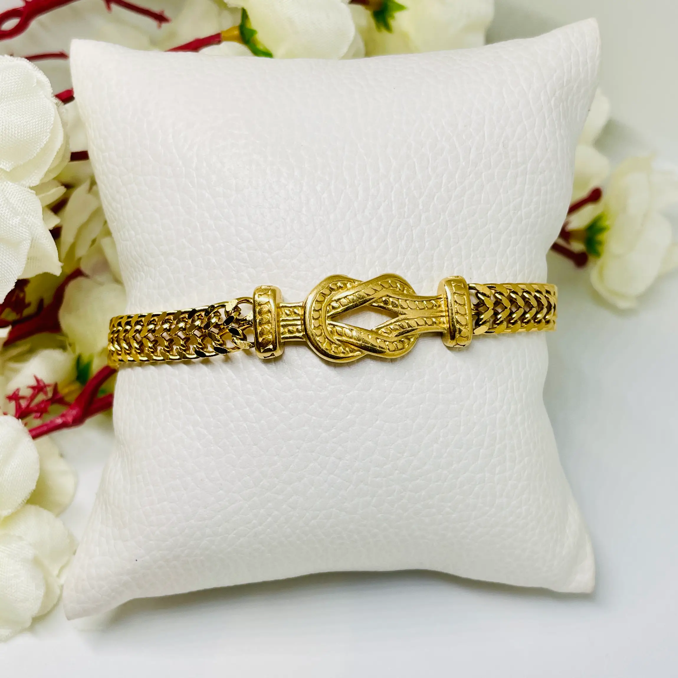 Golden Knott Chain Bracelet