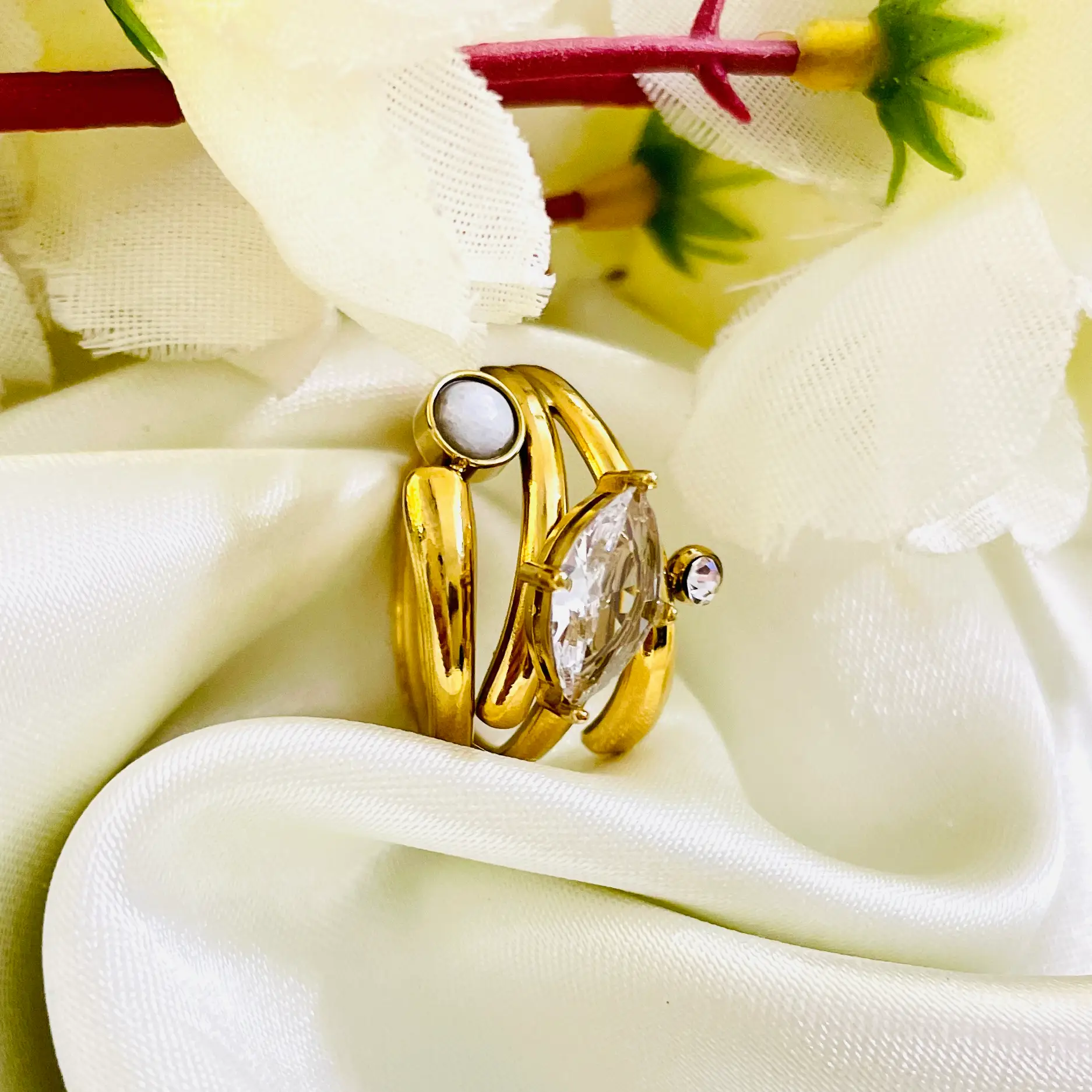 Leaf & Ore Golden Ring